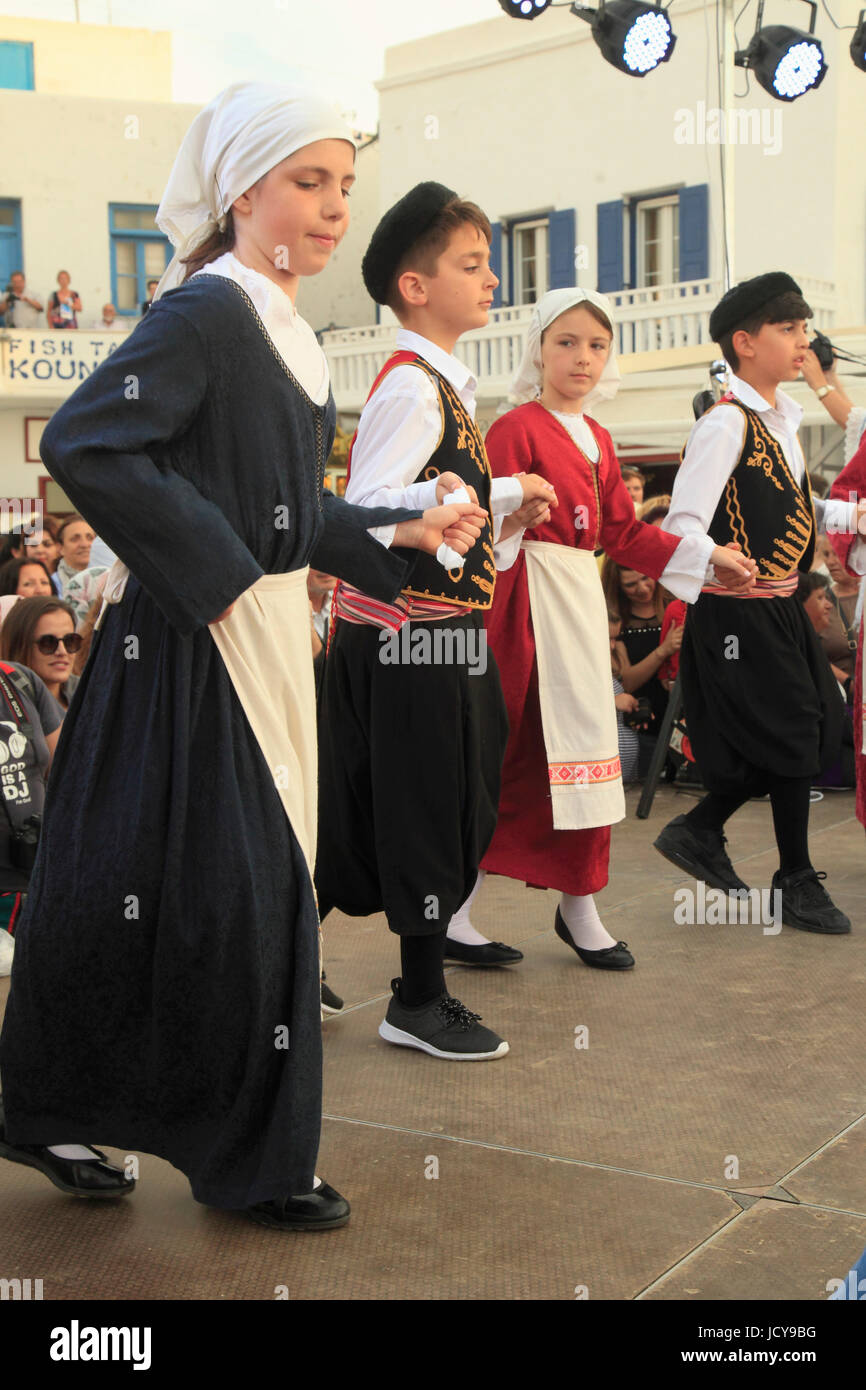 Children greece dancing hi-res stock photography and images - Alamy