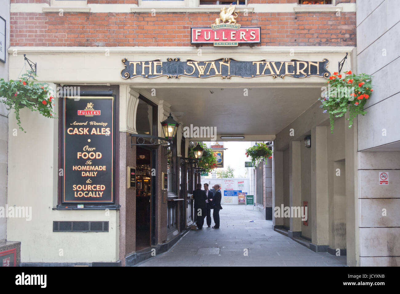 The swan tavern hi-res stock photography and images - Alamy