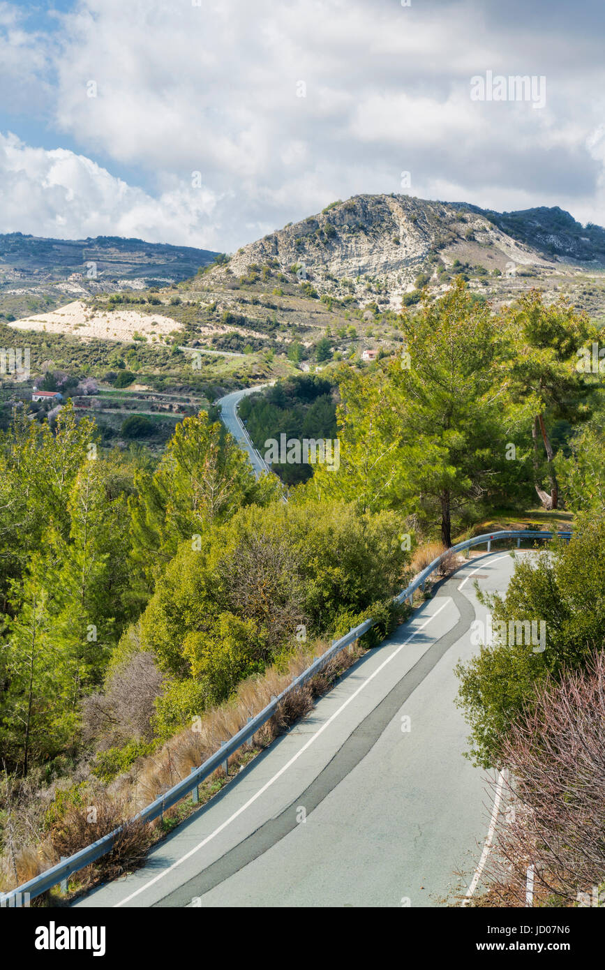 Narrow roads hi-res stock photography and images - Alamy