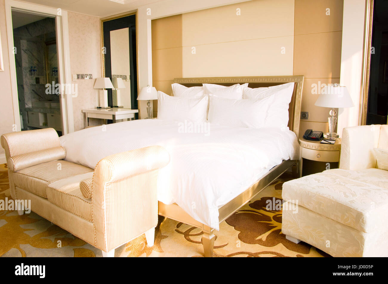 Luxury hotel rooms, clean and bright Stock Photo - Alamy