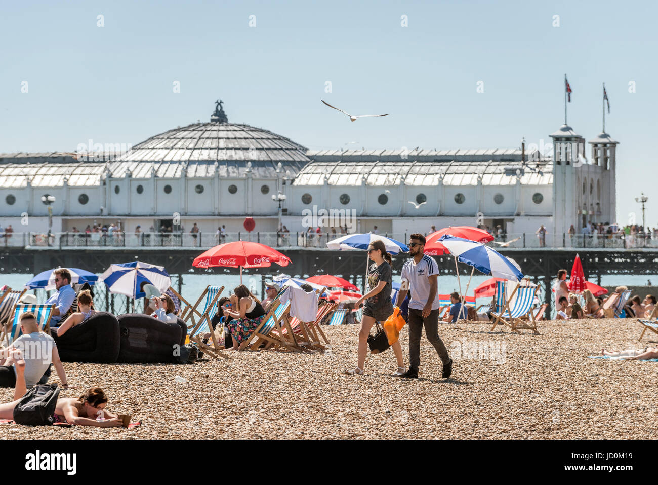 Brighton, UK. 17th June, 2017. Crowded scenes on Brighton beach today ...