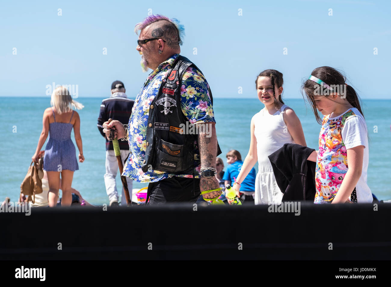 Aberystwyth, Wales, UK. 17th June, 2017. On a gorgeous sunny day, a ...