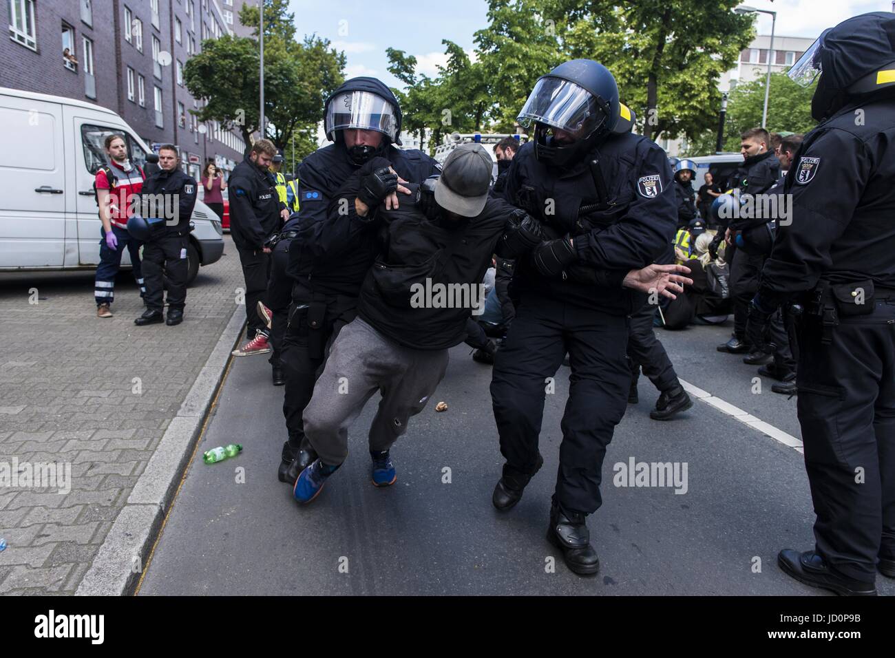 Sympatizers hi-res stock photography and images - Alamy