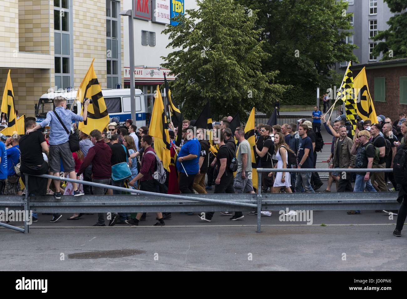 Berlin, Berlin, Germany. 17th June, 2017. A few hundred sympatizers and ...