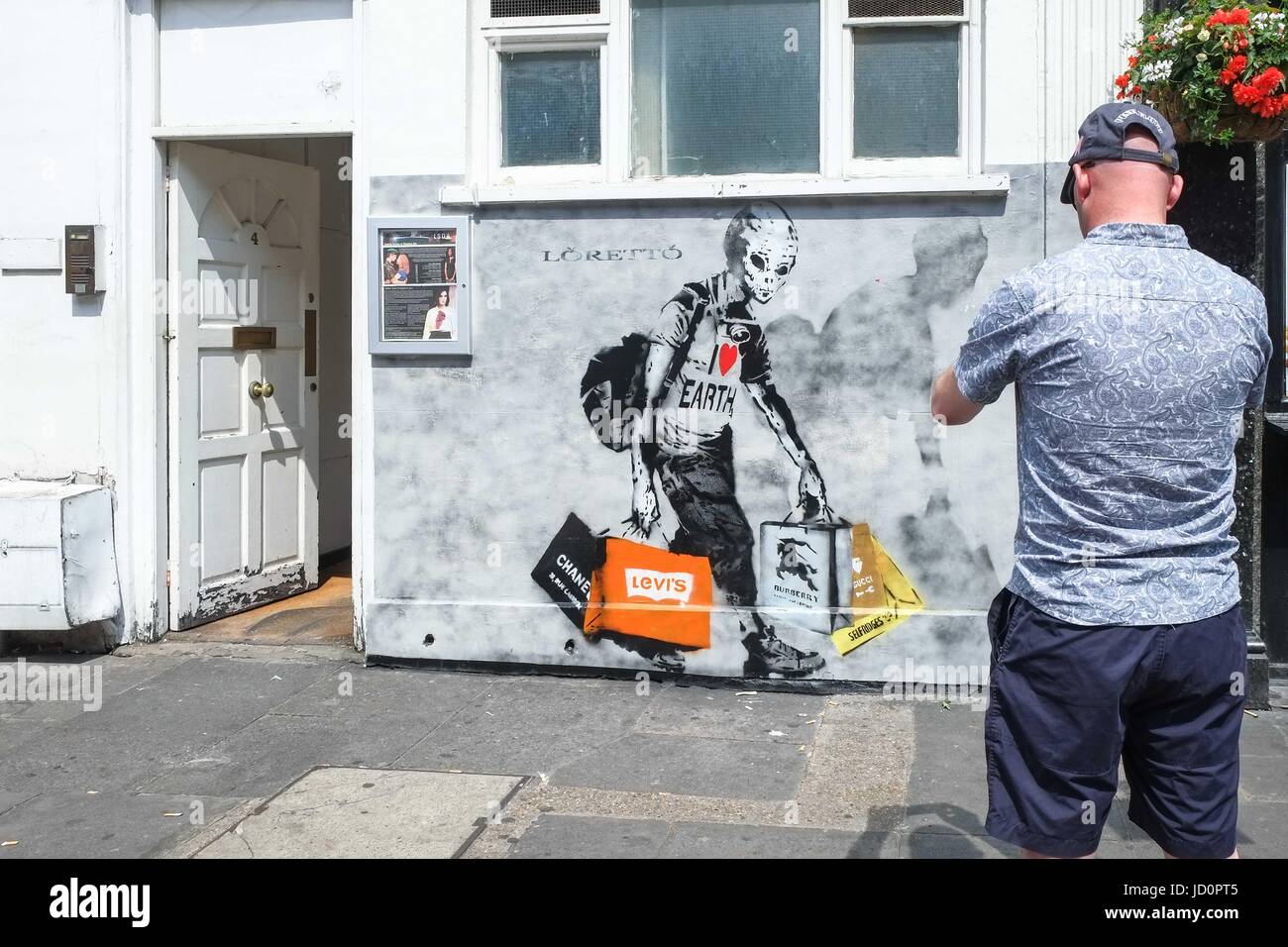 London: 17th June 2017. Graffiti on wall of London School of Dramatic ...