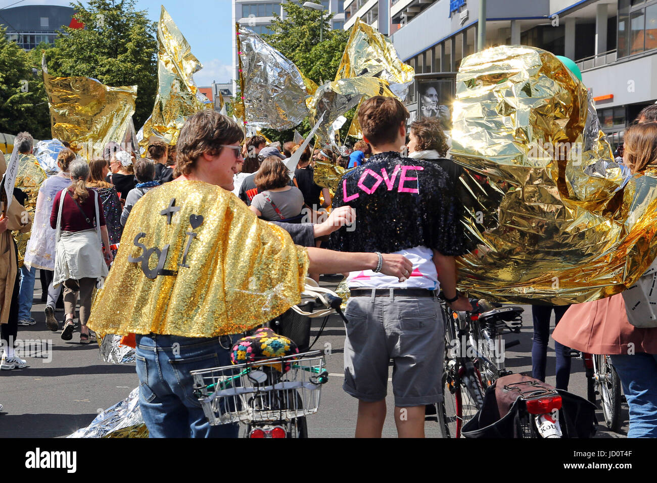 Berlin, Germany. 17th June 2017. Protestors marching in an Anti-Nazi ...
