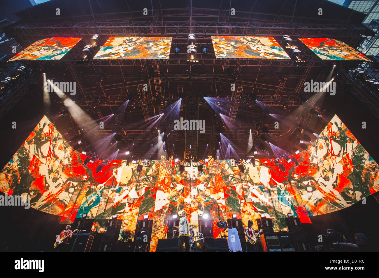 Sell wembley stadium hi-res stock photography and images - Alamy