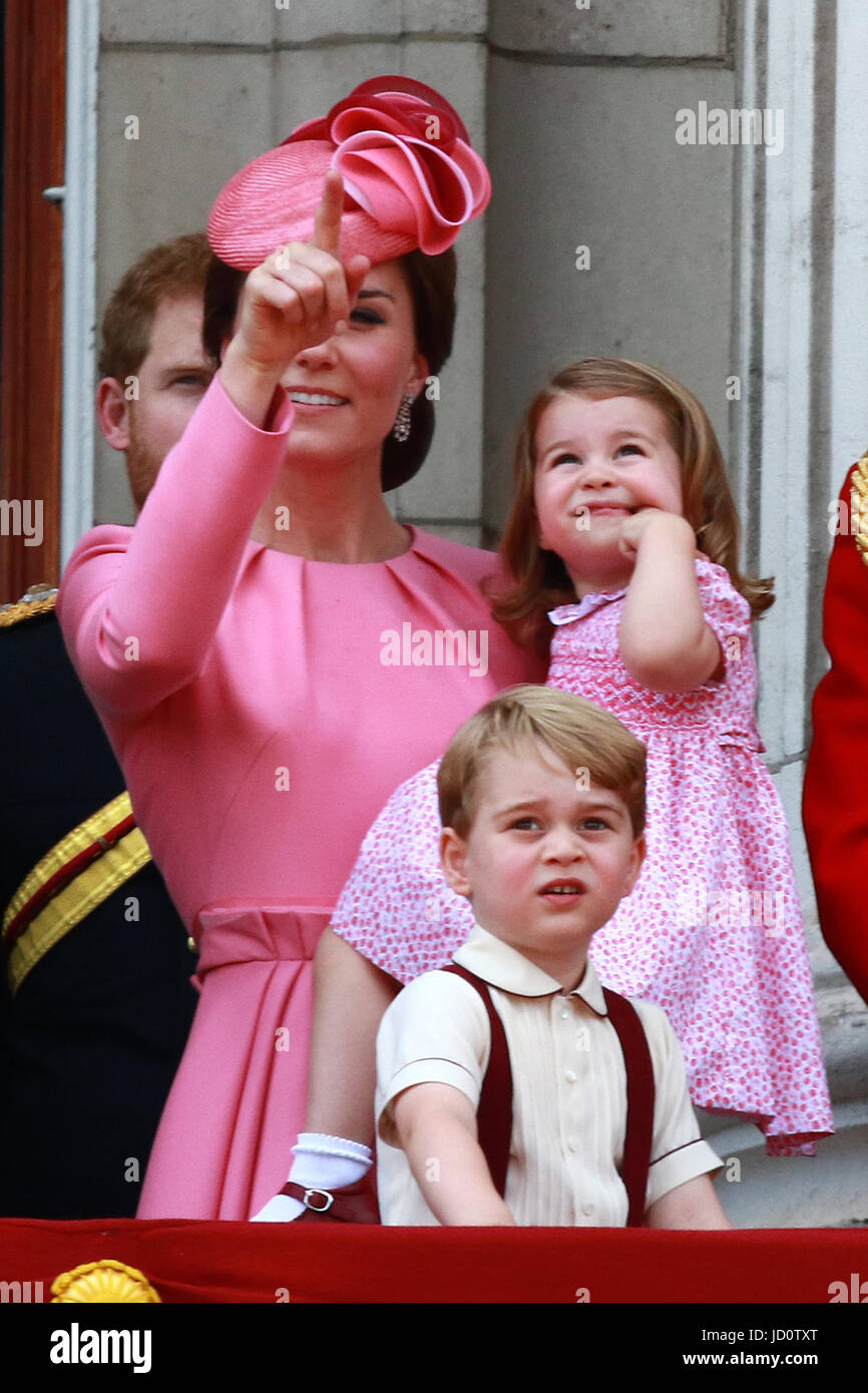 Catherine duchess of cambridge state hi-res stock photography and ...
