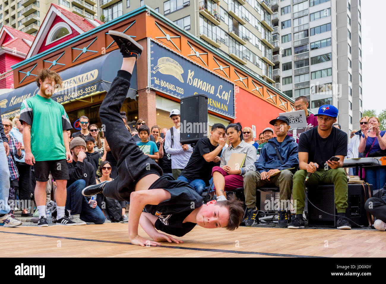 Break dancing competition hi-res stock photography and images - Alamy