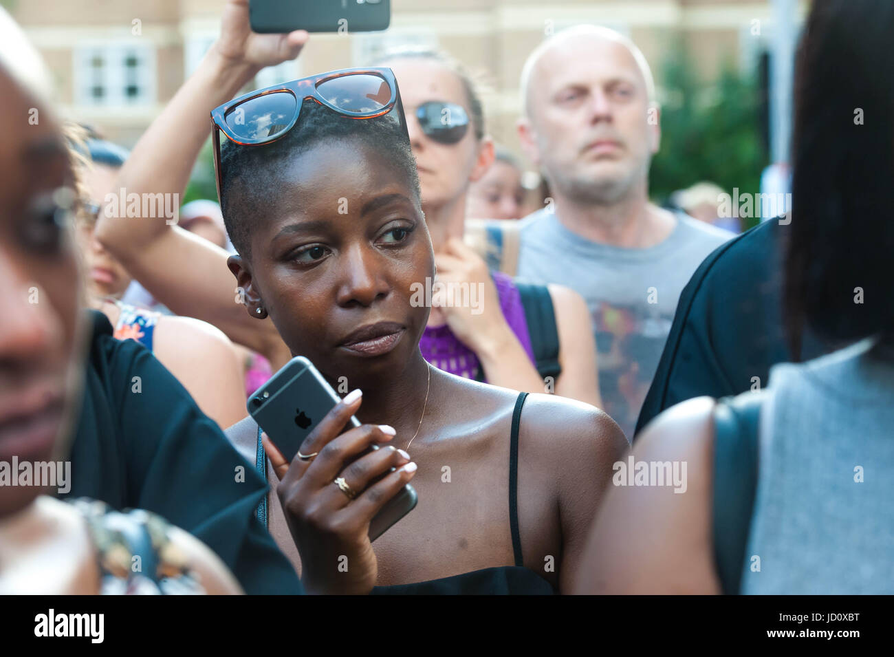 Fire grenfell tower crying hi-res stock photography and images - Alamy