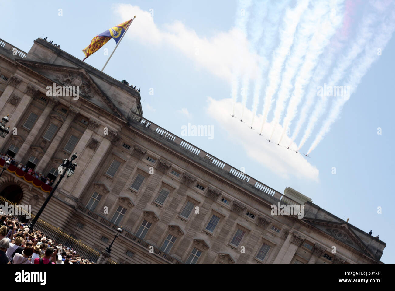 London, UK. 17th June, 2017. Flypast over Buckingham Palace Credit ...
