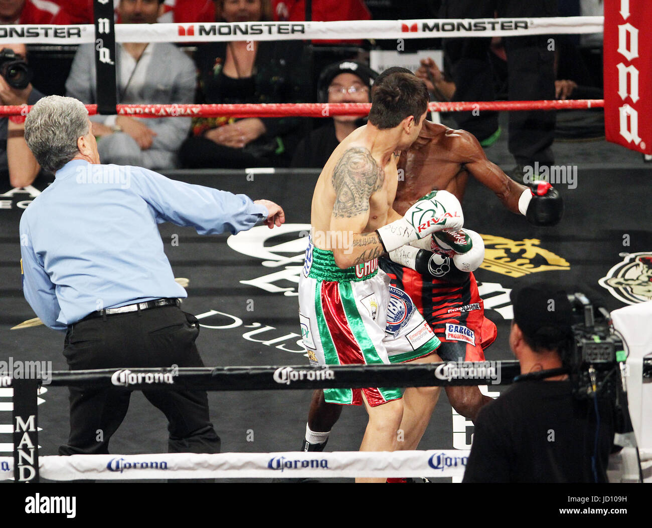 Las Vegas, Nevada, USA. 18th June, 2017. WBA Super Bantamweight Boxing ...