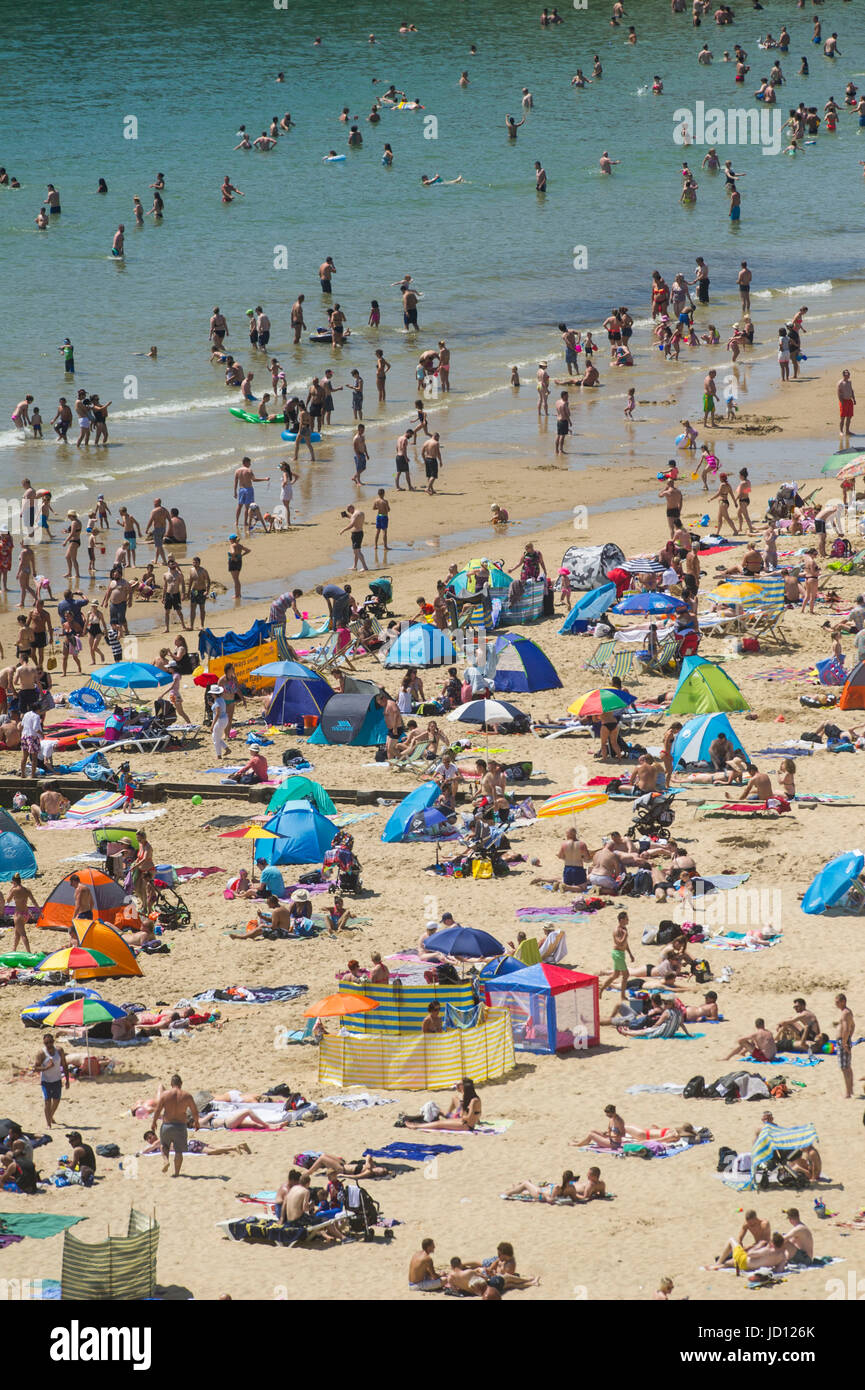 Bournemouth Beach, UK, Sunday 18 June 2017 packed as temperature soars ...