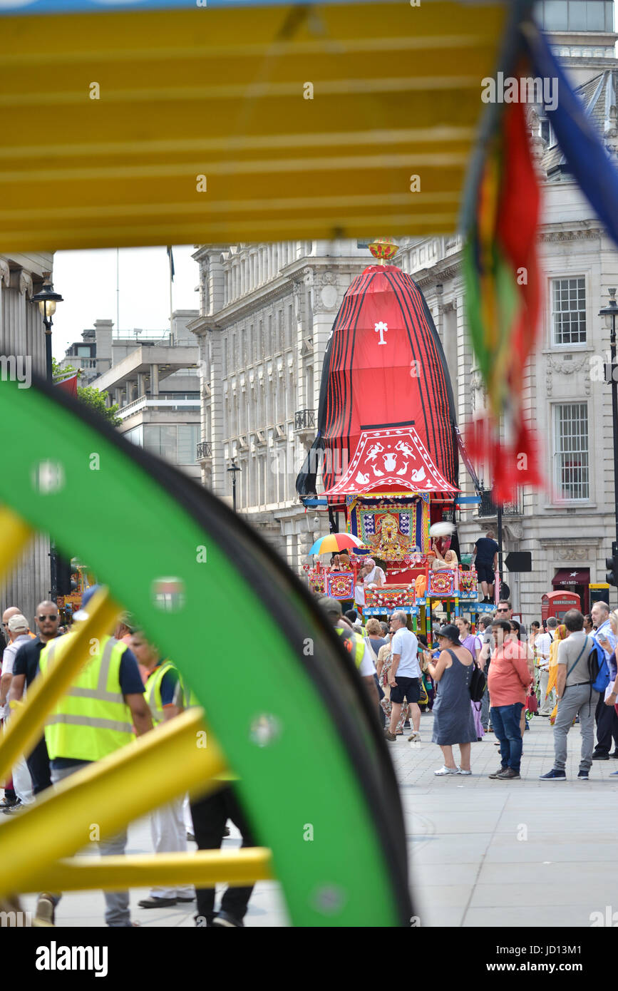 London, UK. 18th June 2017. The Hare Krishna London Rathayatra chariots ...