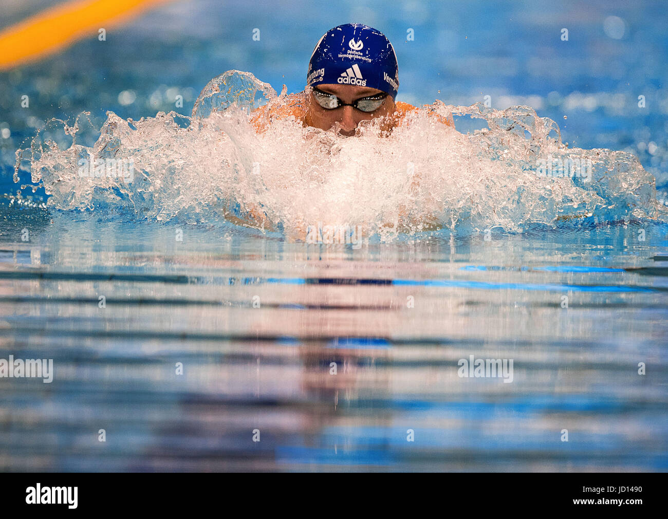 Berlin, Germany. 18th June, 2017. dpatop - World champion swimmer Marco ...