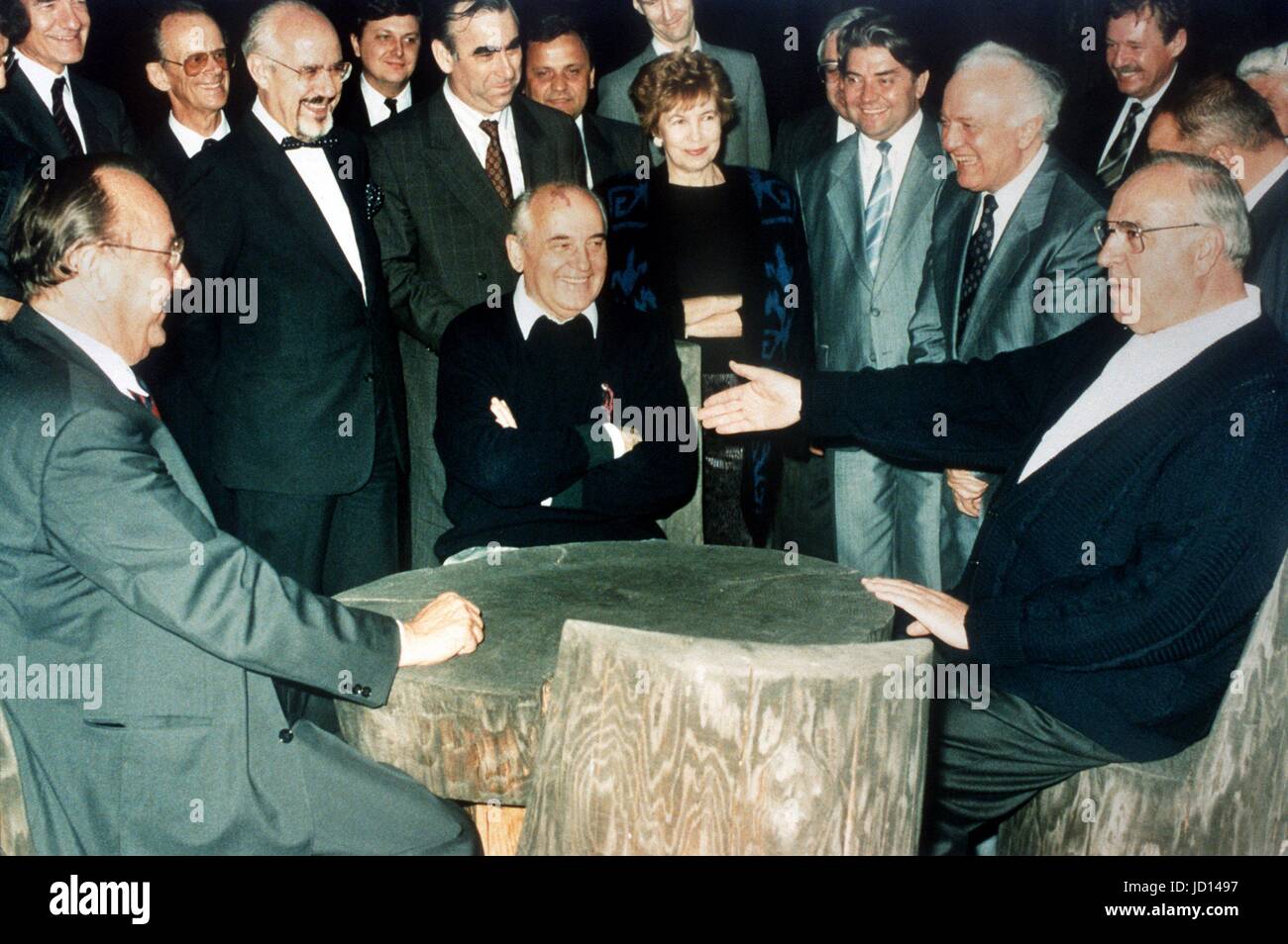 Helmut kohl gorbachev hi-res stock photography and images - Alamy