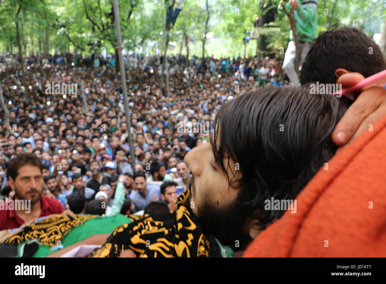 Shopian, India. 17th June, 2017. (EDITORS NOTE: Image depicts death ...