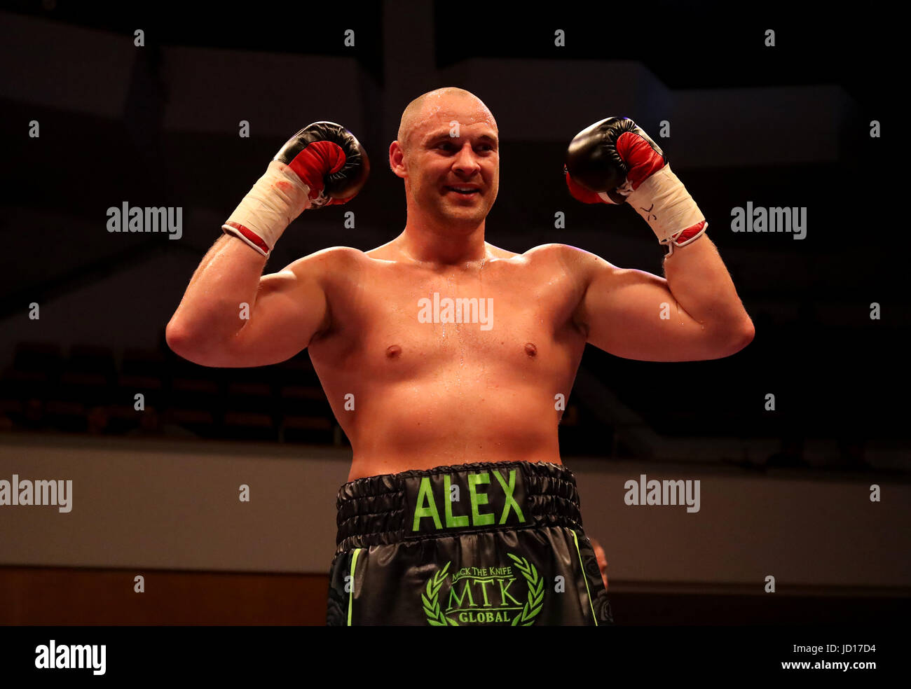 Heavyweight contest waterfront hall hi-res stock photography and images ...