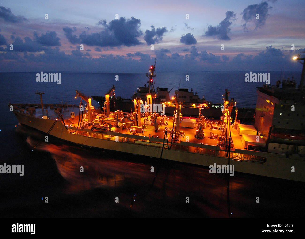 The underway replenishment oiler USNS Yukon (T AO 202) and the Arleigh ...