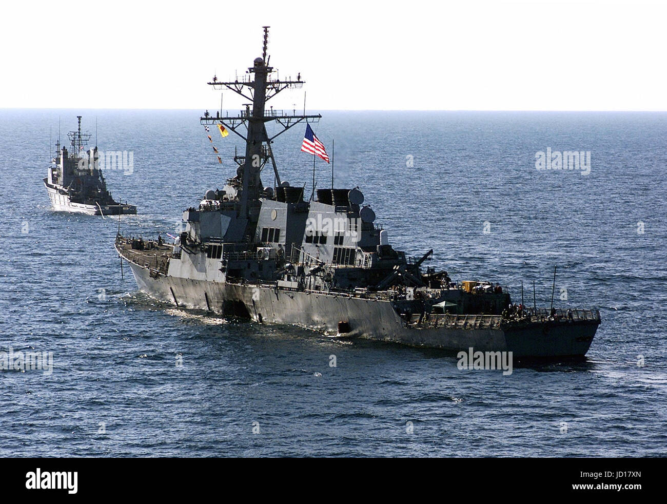 Destroyer uss cole hi-res stock photography and images - Alamy