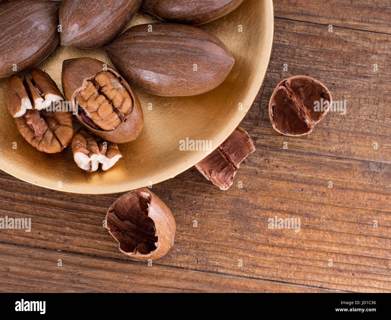 Pecan nuts hi-res stock photography and images - Alamy