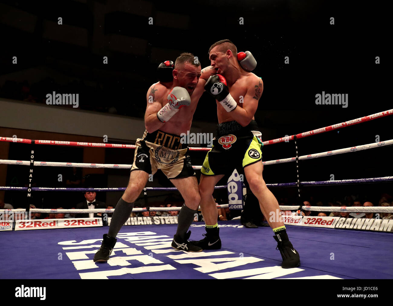 Craig Evans (right) against Stephen Ormond in the WBO European ...