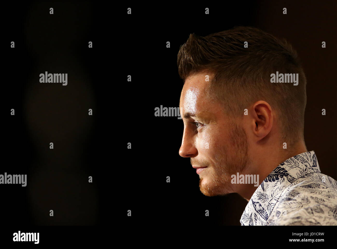 Boxer ryan burnett waterfront hall hi-res stock photography and images ...