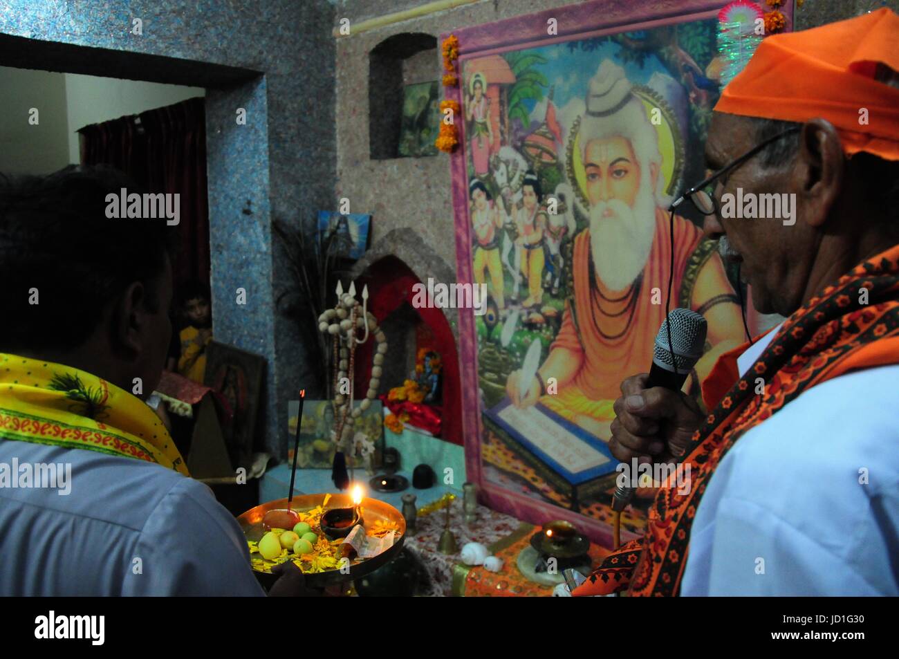 Rawalpindi, Pakistan. 17th June, 2017. Women from the Pakistani Hindu community celebrate 85th ...