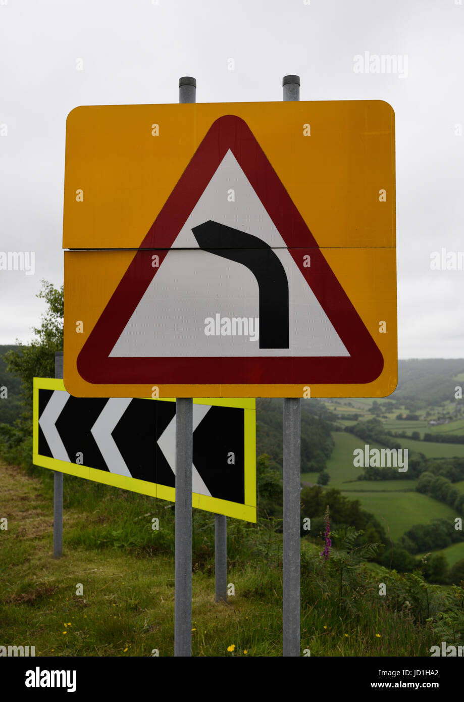 Equilateral triangle hi-res stock photography and images - Alamy