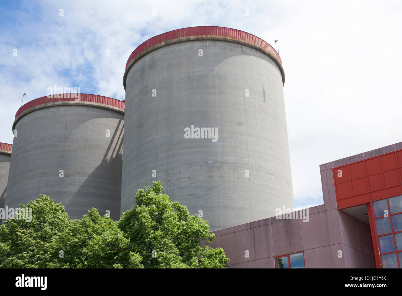 Coastal Cement Corporation has a shipping terminal in Boston Harbor ...
