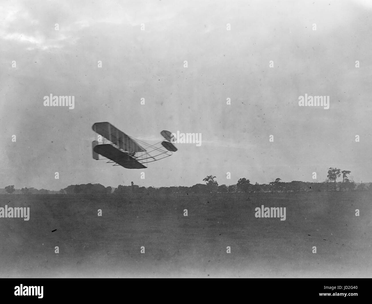 Side view wings close Black and White Stock Photos & Images - Alamy