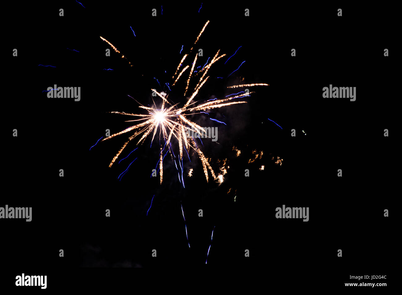 Air burst firework hi-res stock photography and images - Alamy