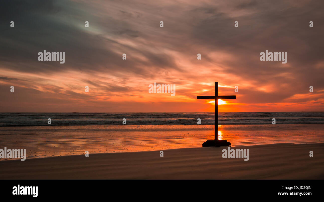 Cross on beach sunset wonderful hi-res stock photography and images - Alamy