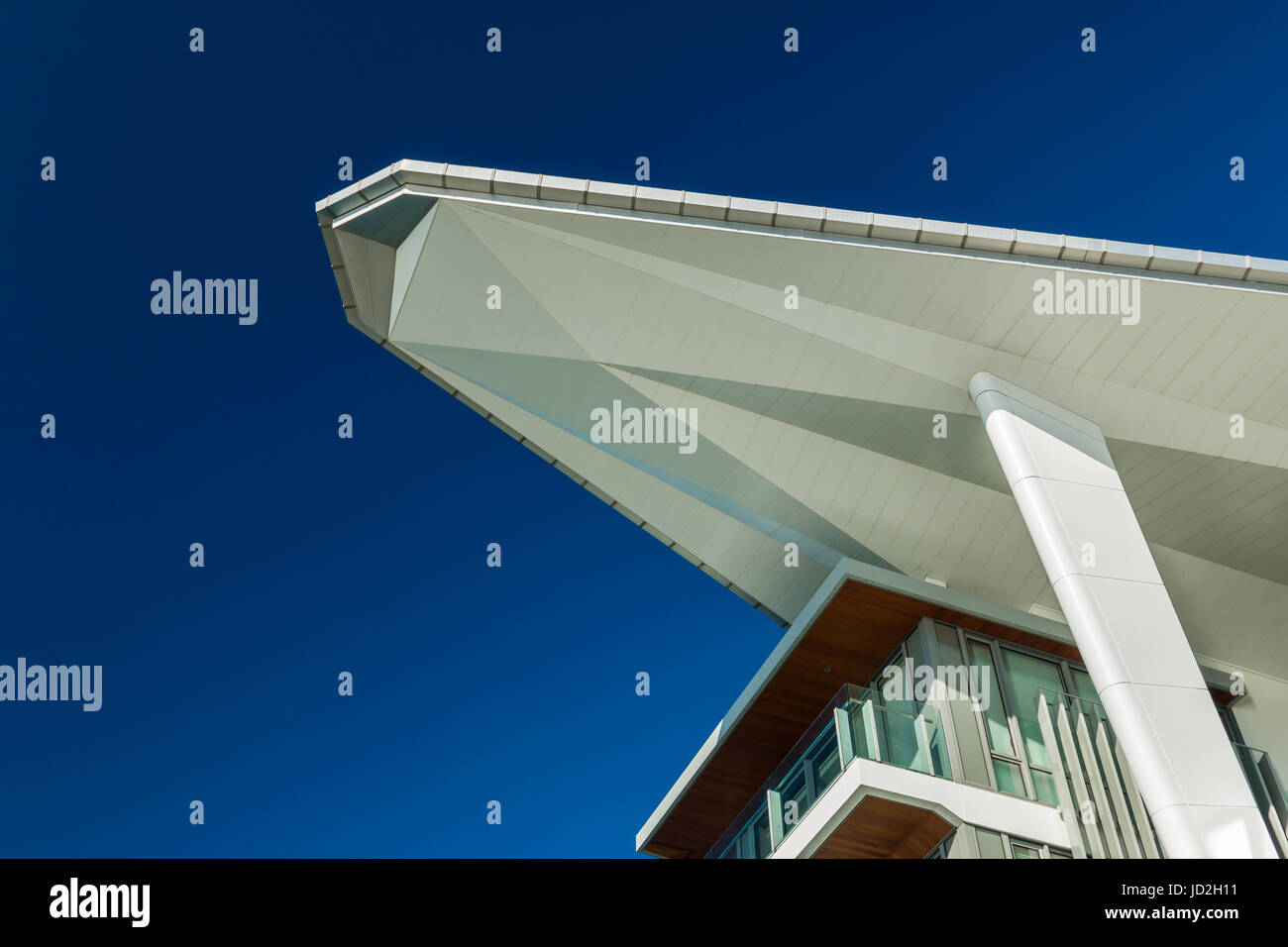 Shade roof hi-res stock photography and images - Alamy