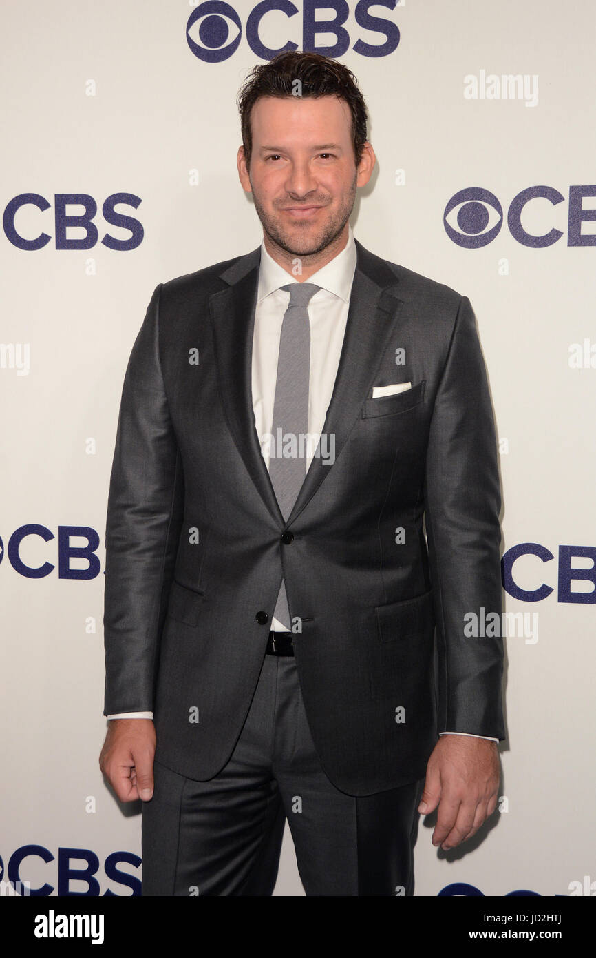 Tony romo cbs hi-res stock photography and images - Alamy