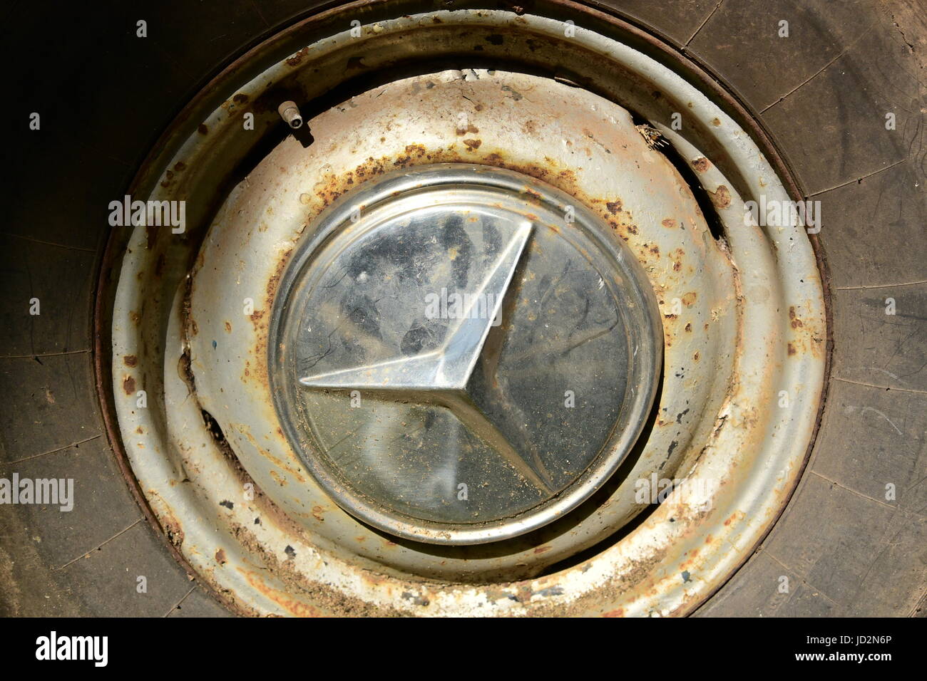 Metal wheel cup hi-res stock photography and images - Alamy
