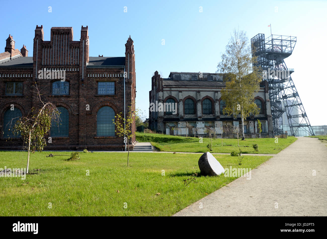 Old mine shaft and modern buildings (Silesian Museum, Katowice in ...