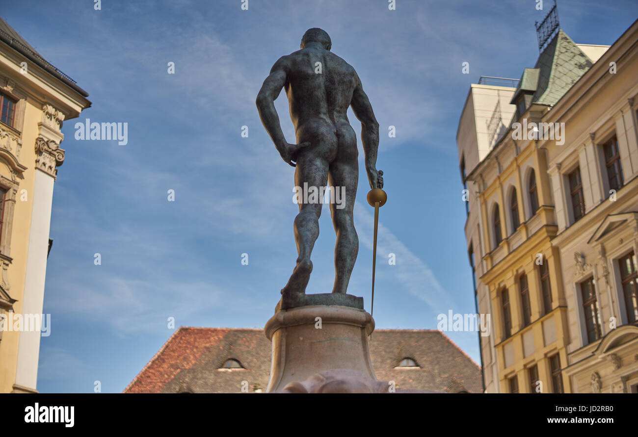 Sculpture of fencer in front of Old University Wroclaw Stock Photo - Alamy