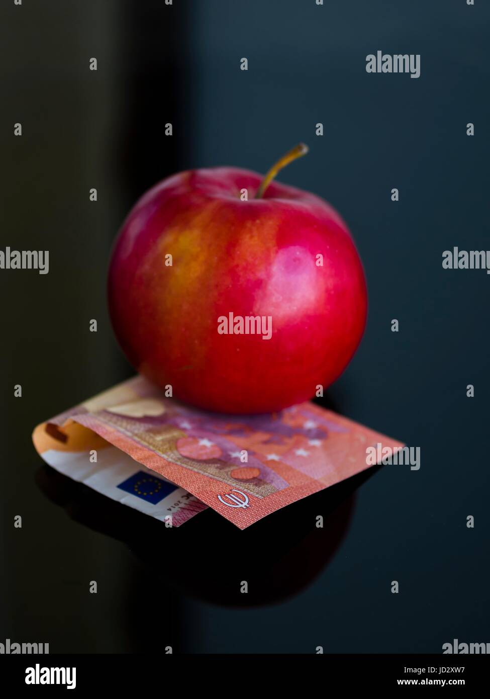 Apple pay image hi-res stock photography and images - Alamy