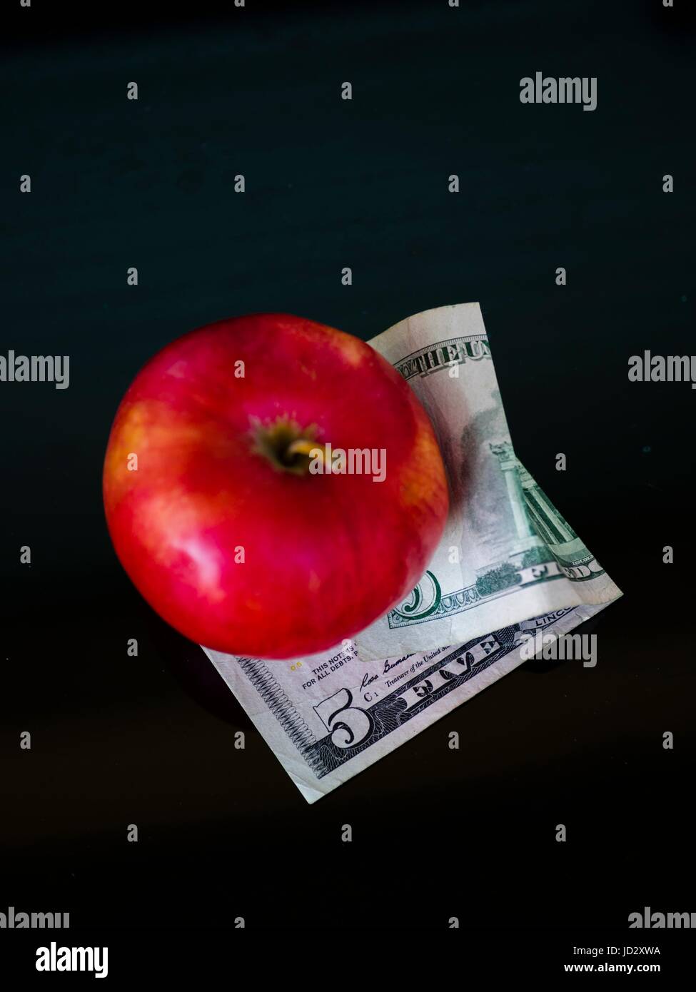 Apple pay image hi-res stock photography and images - Alamy