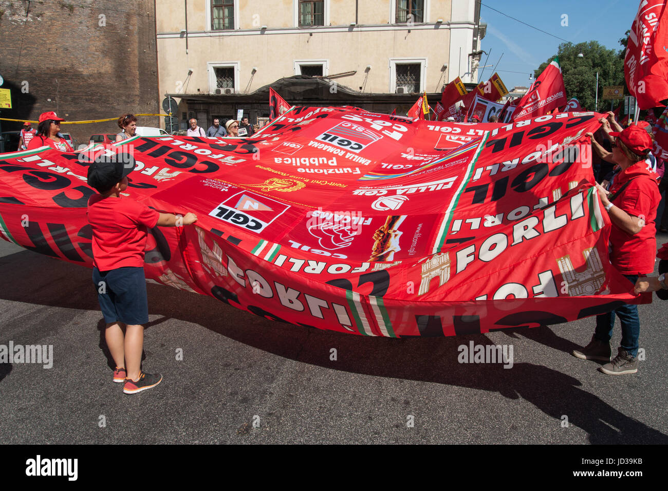 The workers of the main Italian trade union have manifested themselves ...