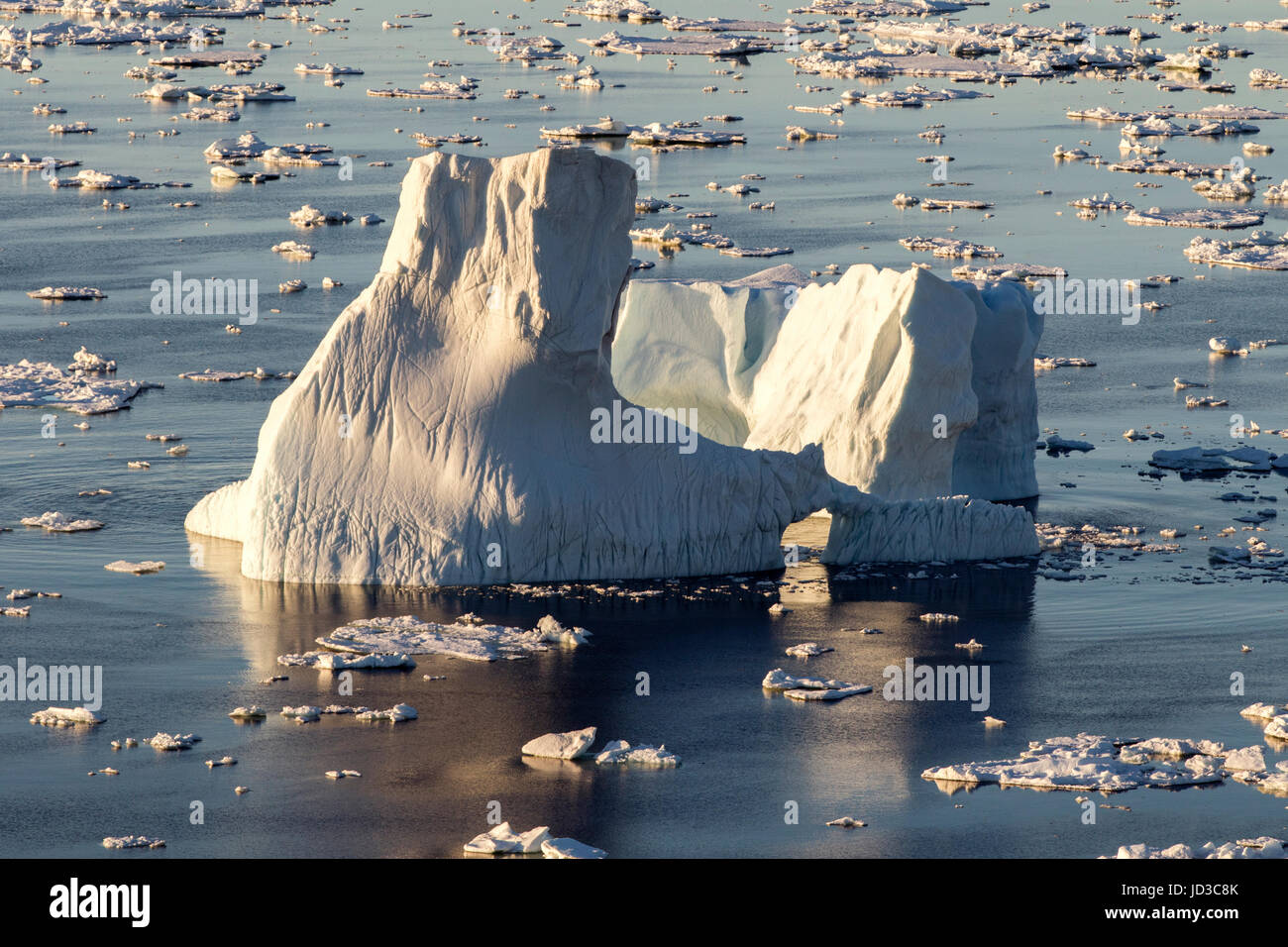 Icebergs in the atlantic ocean hi-res stock photography and images - Alamy