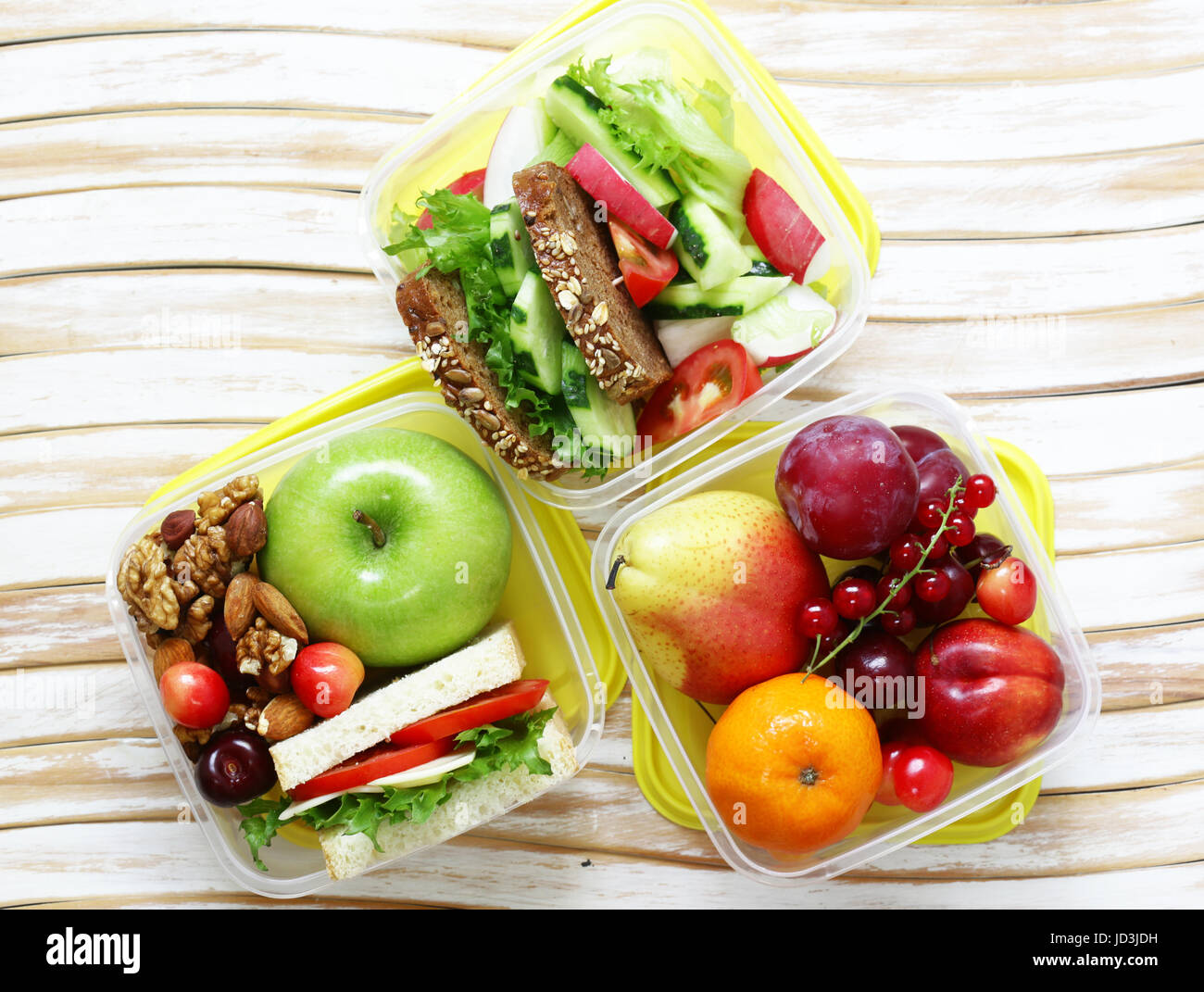 Lunch box for healthy eating at the office and school Stock Photo - Alamy