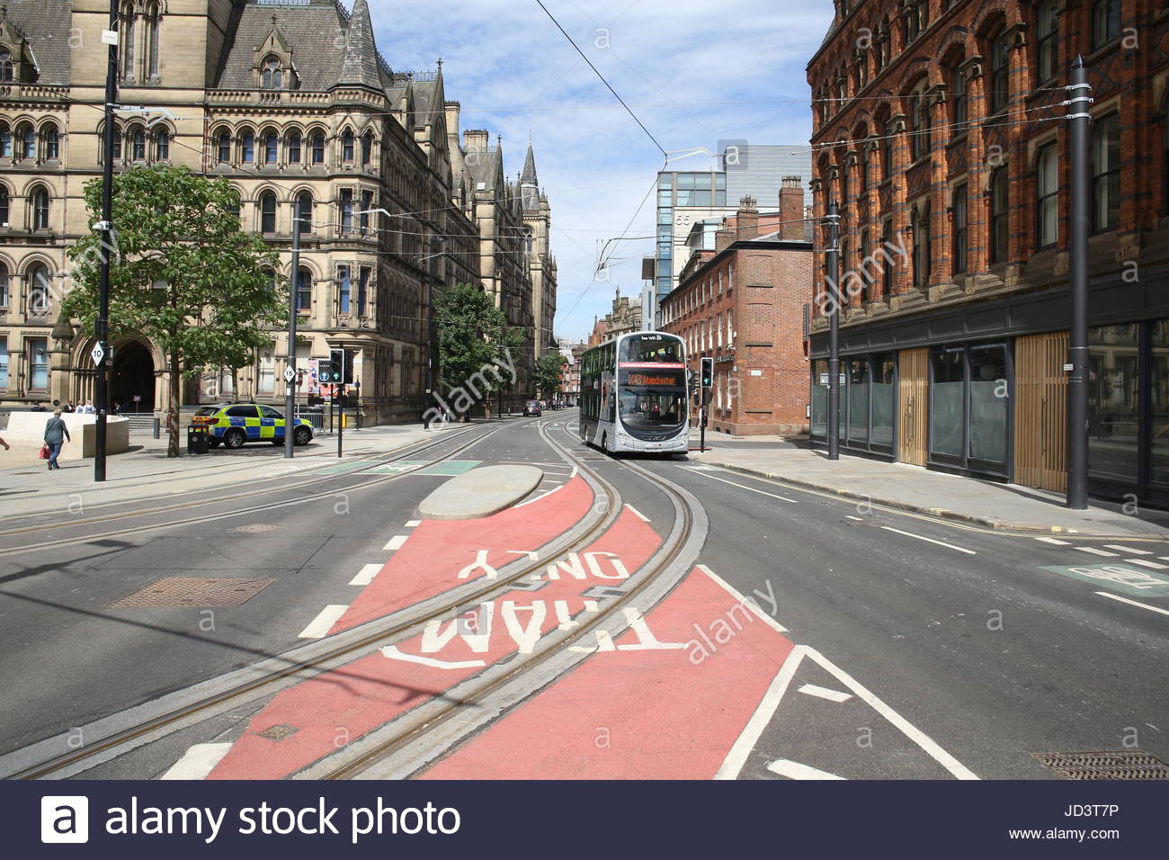 Manchester bus hi-res stock photography and images - Alamy