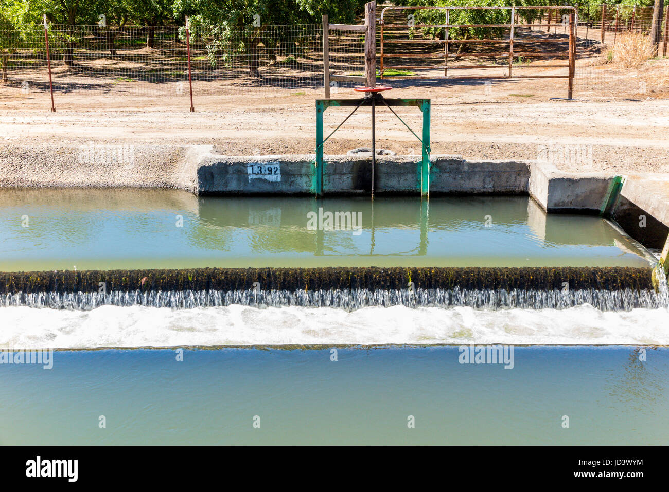 Farmer drought california hi-res stock photography and images - Alamy