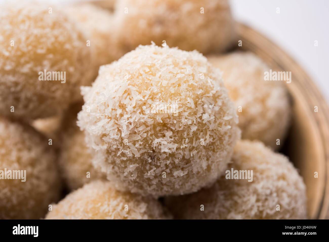 homemade Coconut Ladoo / Sweet nariyal Laddu made with coconut and milk ...