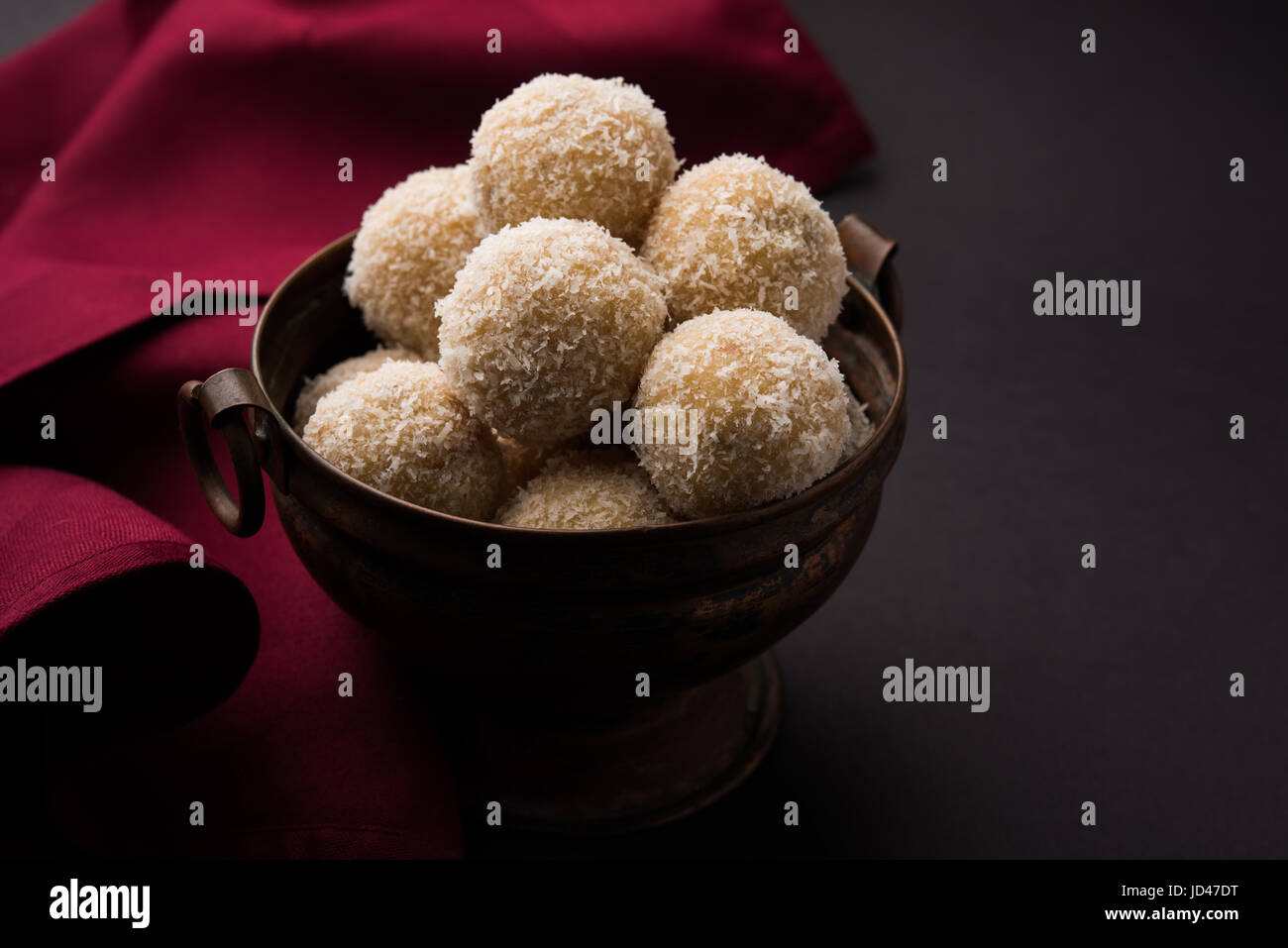 homemade Coconut Ladoo / Sweet nariyal Laddu made with coconut and milk ...