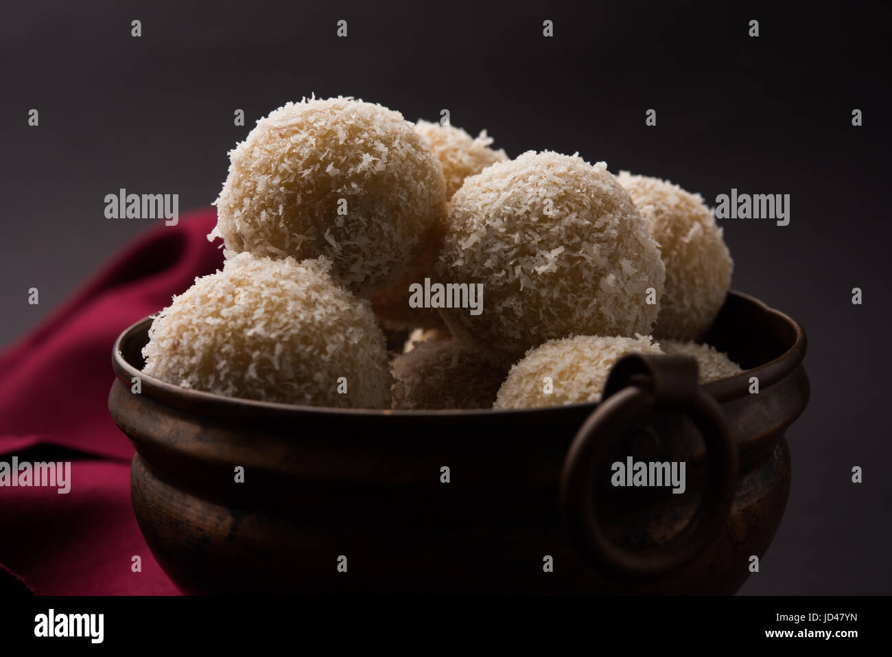 homemade Coconut Ladoo / Sweet nariyal Laddu made with coconut and milk ...