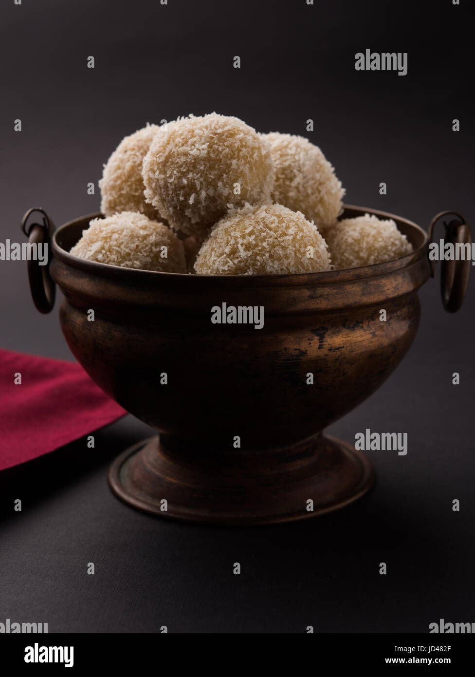 homemade Coconut Ladoo / Sweet nariyal Laddu made with coconut and milk ...