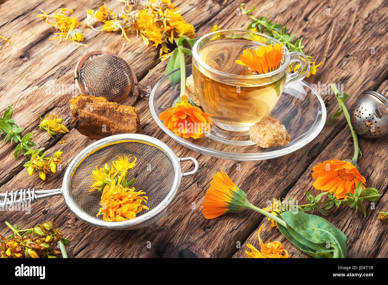 Marigold tea hi-res stock photography and images - Alamy